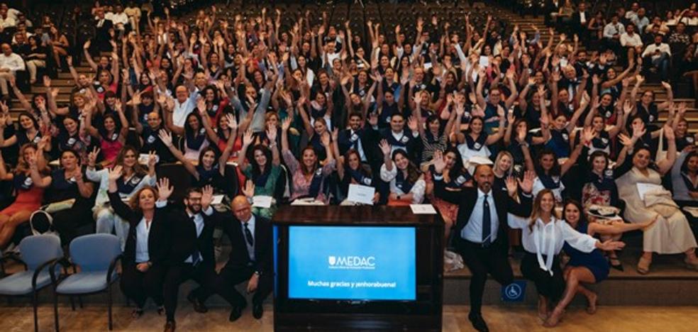 MEDAC celebra la graduación de sus alumnos de FP Online en el Palacio ...