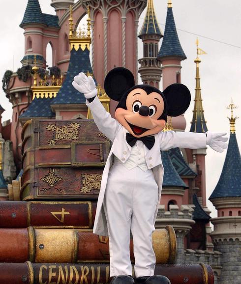 Mickey Mouse sale al rescate de Disneyland París | Diario Sur