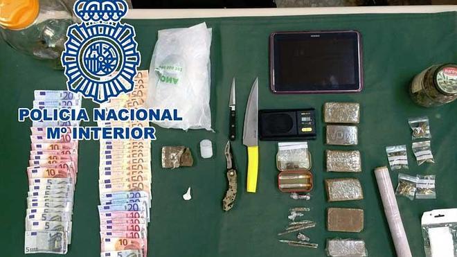 Diez detenidos por tráfico de drogas en dos pisos del barrio de La Luz ...