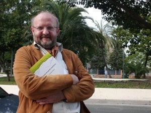 Ángel Alcalá debuta en poesía con la naturaleza como metáfora de ...